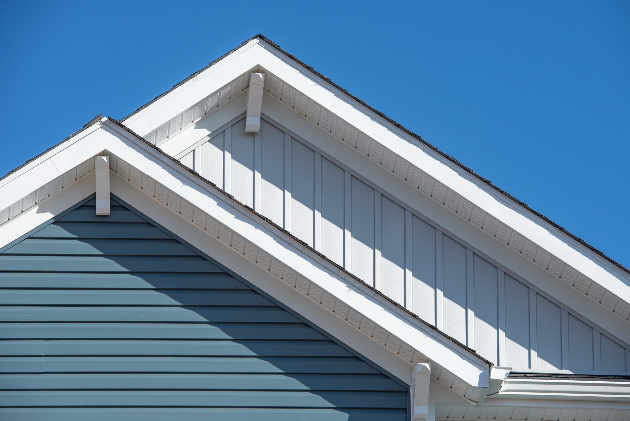 How To Install Vertical Vinyl Siding? (6 Expert Tips)