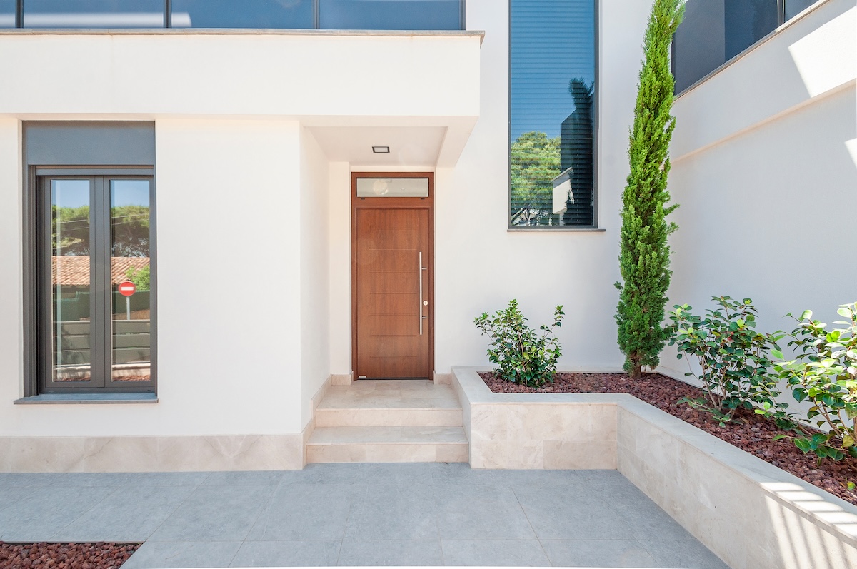 10 Modern Front Door Ideas To Boost Your Home's Curb Appeal